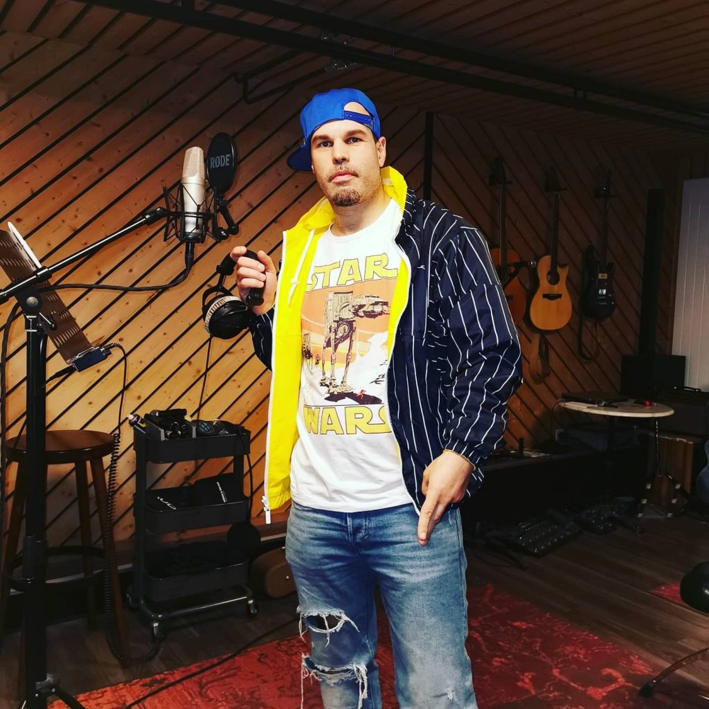 Musichitbox – Musichitbox / No 1 for Music News